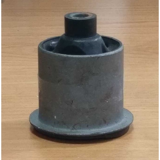 【久大】Nissan TIIDA 1.6/1.8 牛膽/工字樑鐵套*後 55045-ED000 | 蝦皮購物