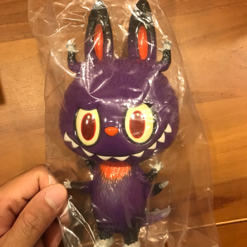 現貨 HOW2WORK 紫色六手 ZIMOMO Unit-02 Labubu Panda 龍家昇 後面有老師簽名 全新 | 蝦皮購物