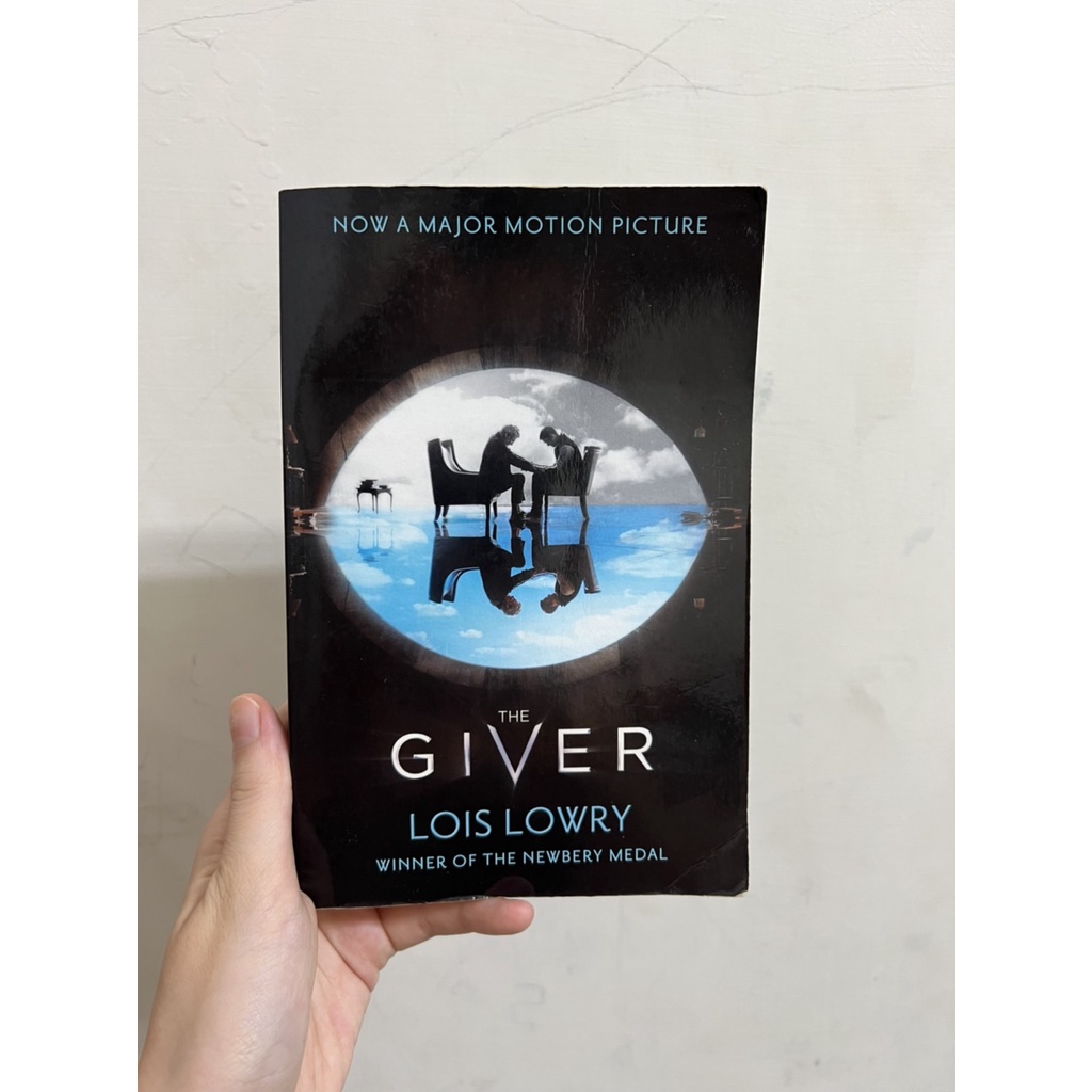 🧸：The Giver.(Lois Lowry) | 蝦皮購物