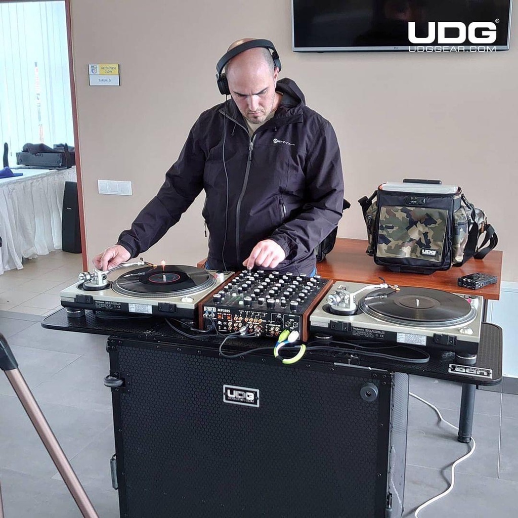 [淘兒音樂] UDG Ultimate Plus DJ桌 (帶輪) U91049BL2 (DJ控制器 DJ黑膠唱盤) | 蝦皮購物