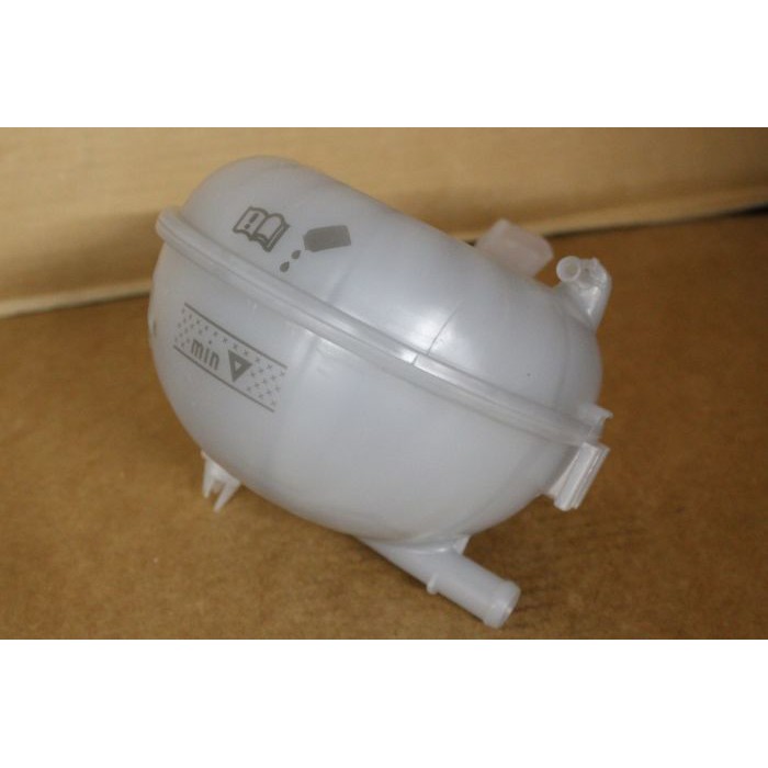 《歐馬國際》5Q0121407M A3 GOLF TT TIGUAN 副水桶 副水箱 德國原廠 副廠 | 蝦皮購物