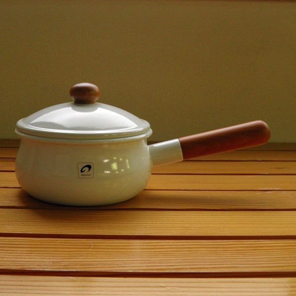 💖啾2💖日本製 現貨 野田琺瑯 POCHKA 單柄/附蓋/牛奶鍋 15cm 琺瑯 單手鍋 醬汁鍋 | 蝦皮購物