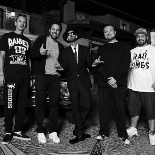 famous stars and straps hiphop travisbarker DJ RAP 饒舌 | 蝦皮購物