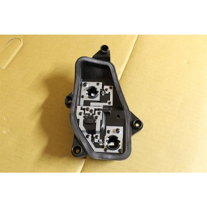 《歐馬國際》1T0945257E 福斯 VW TOURAN 11~15年 後燈 尾燈 座 電路板 燈泡座 外側 德原廠 | 蝦皮購物
