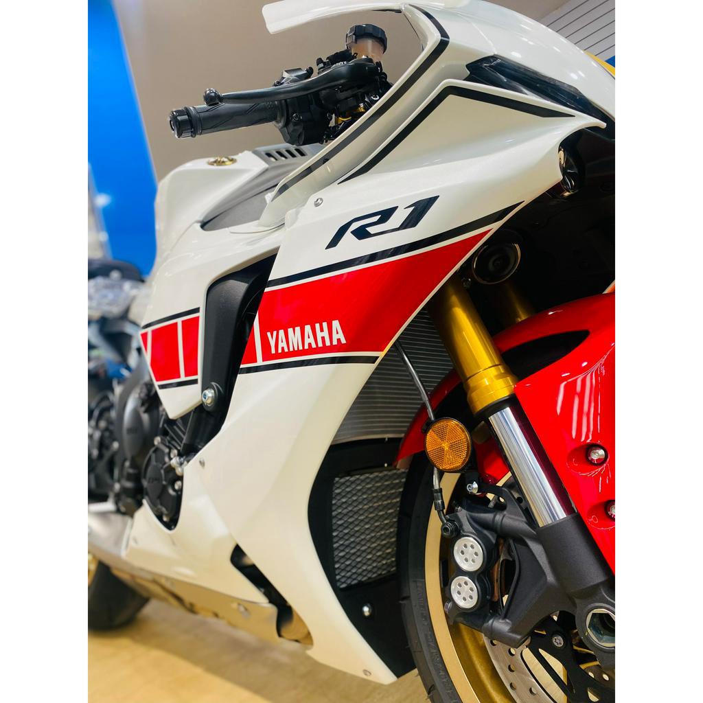 YAMAHA R1 60周年 現車交付 | 蝦皮購物