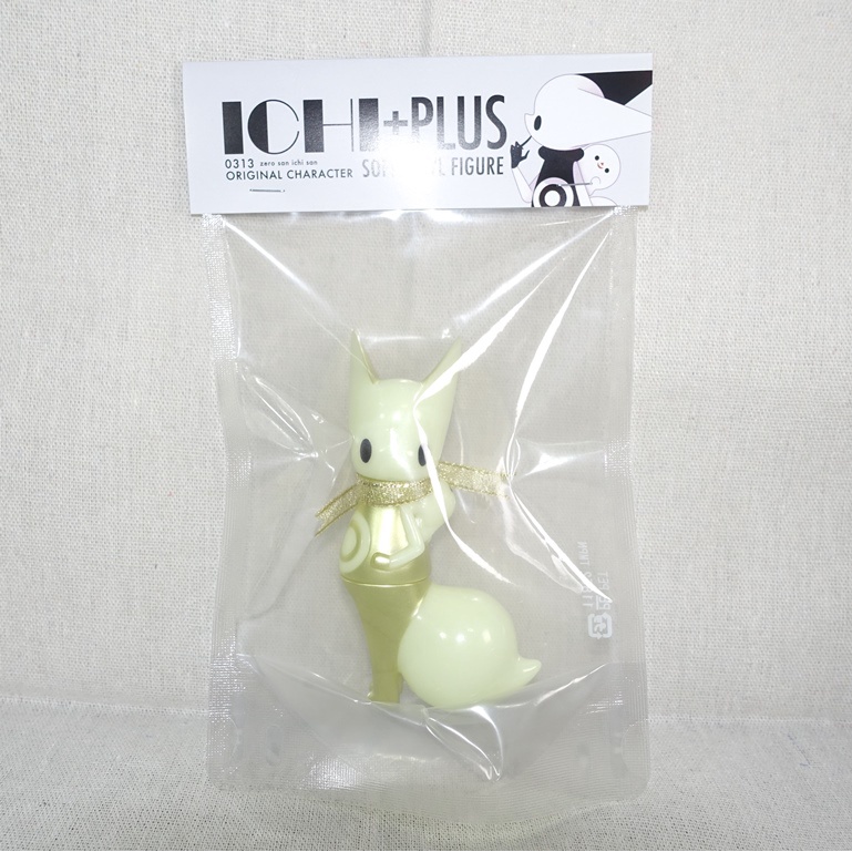 【全新現貨】 0313 ICHI+PLUS 軟膠 公仔 玩具 狐狸 蓄光金 設計師玩具 狐狐通信 d/art taipe | 蝦皮購物