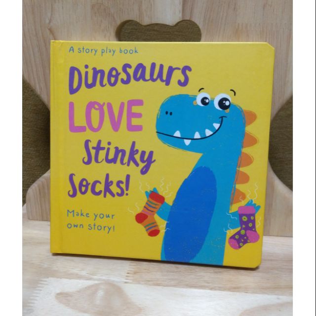 【繪本童書】Dinosaurs love stinky socks 拼圖書 | 蝦皮購物