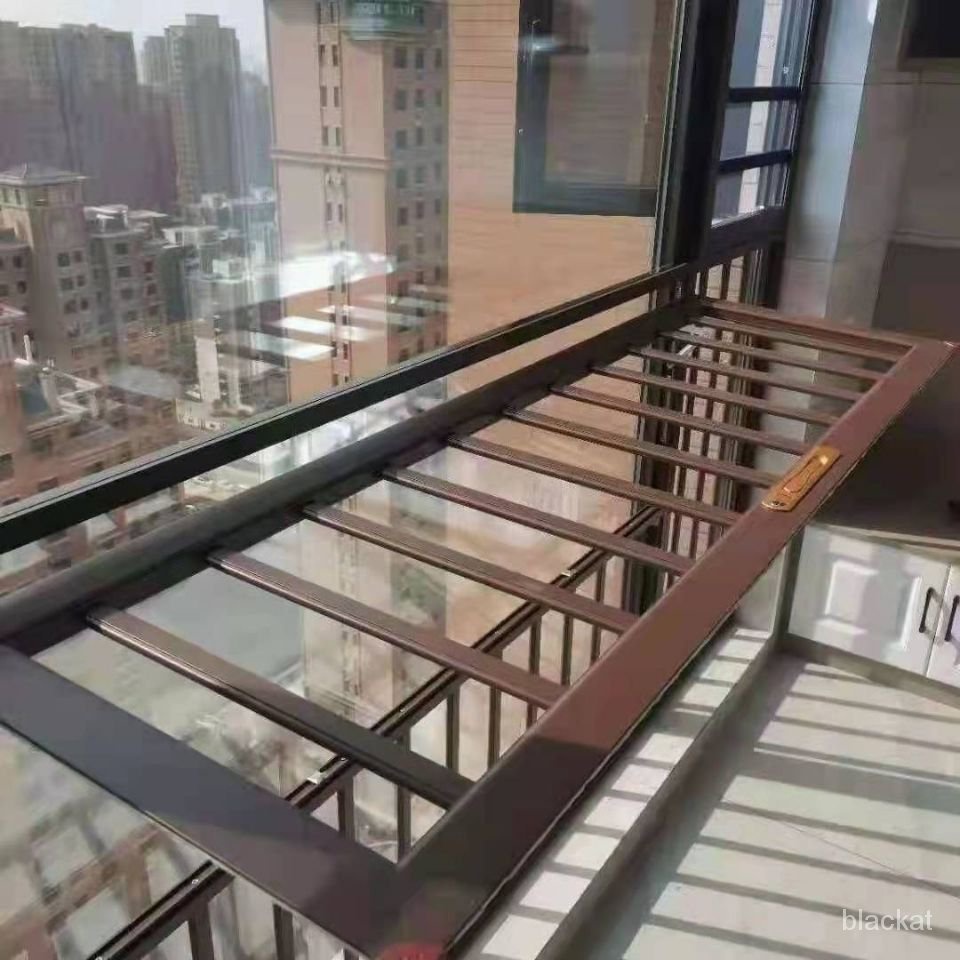 【限時特惠】多功能陽臺晾衣架護欄 可開啟鋁閤金兒童防墜落護欄晾曬衣服置物 FJVX | 蝦皮購物