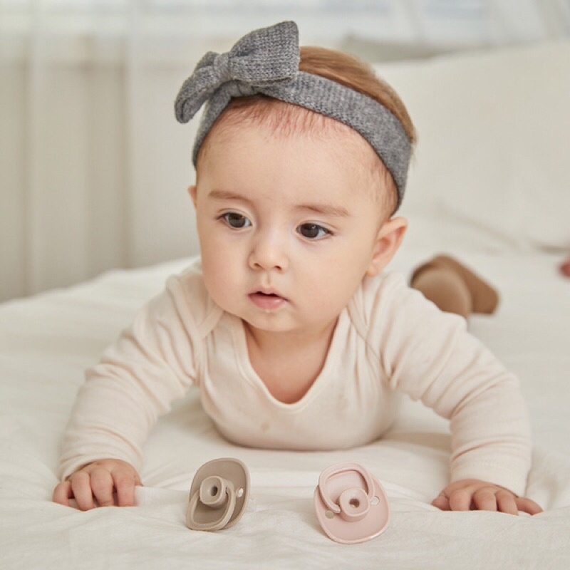 MOYUUM 韓國 母乳實感辛奇奶嘴-二種顏色（0～6個月） | 蝦皮購物