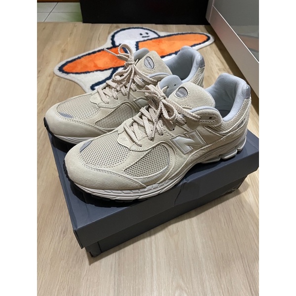 （售出）New balance 2002r 米白 2002re re 米色 | 蝦皮購物