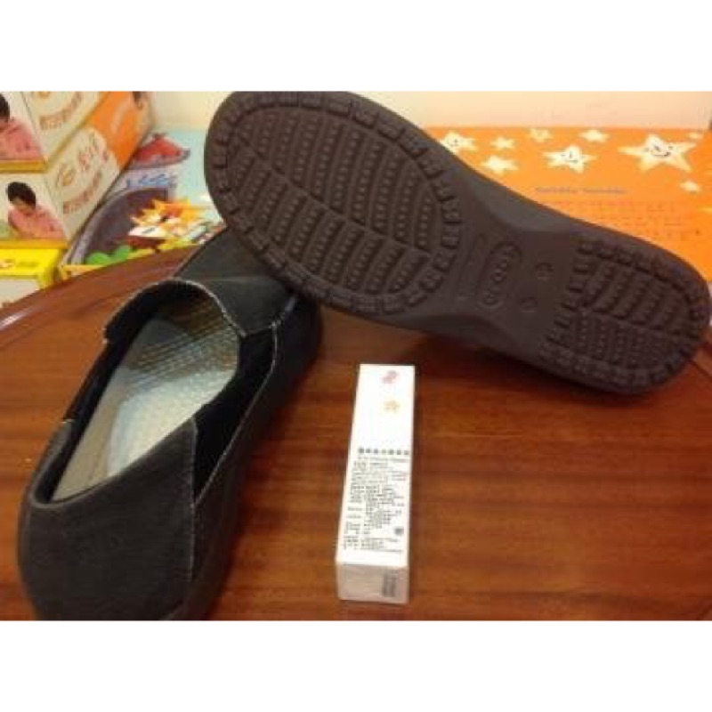 全新crocs休閒鞋11號 | 蝦皮購物