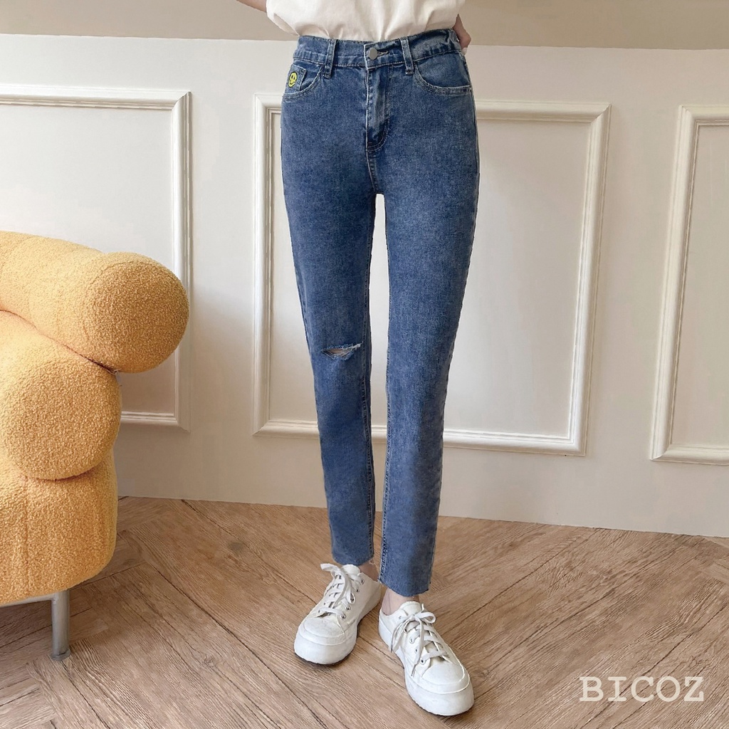現貨｜BICOZ｜後鬆緊刷破笑臉標男友褲S~XL【22381】牛仔褲女 高腰 後鬆緊 男友褲 女裝 長褲女 | 蝦皮購物