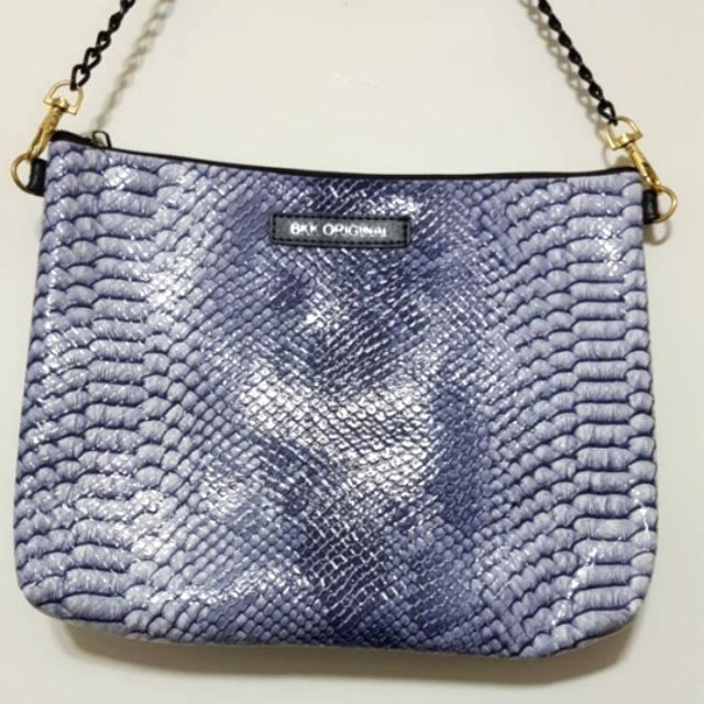 BKK ORIGINAL 斜背包 有拉鏈 全新 | 蝦皮購物