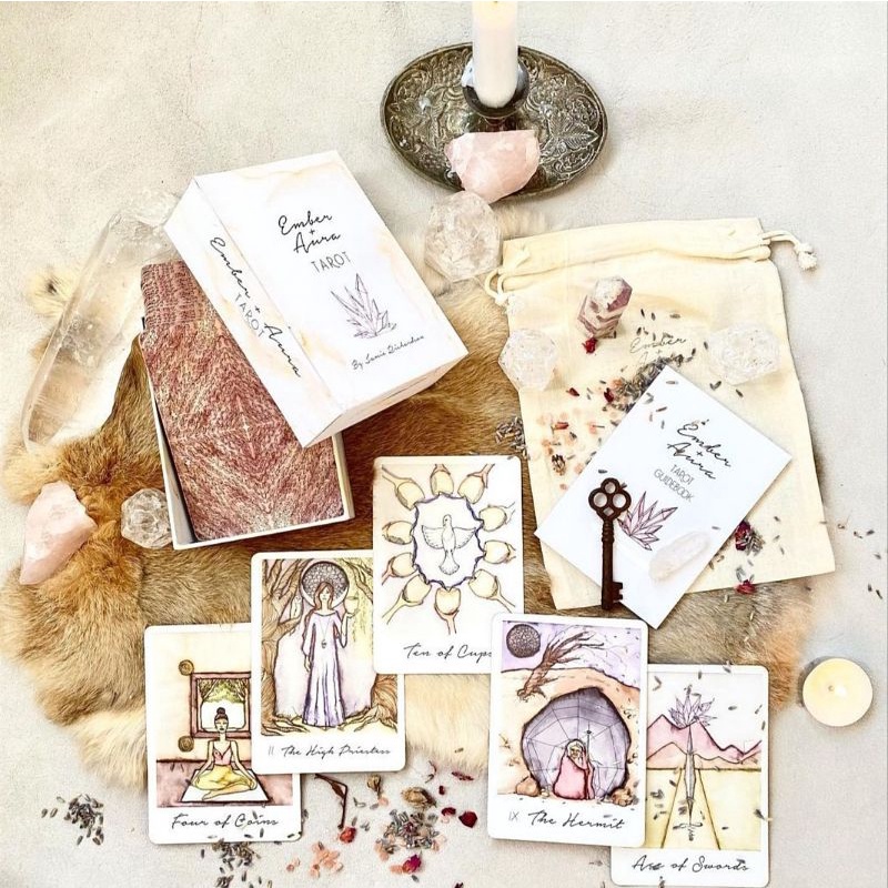 進口牌卡嚴選 𝓒. 獨家 Ember + Aura Healing Tarot 療癒光燼塔羅牌 私人設計出版 鍍玫瑰金邊 | 蝦皮購物