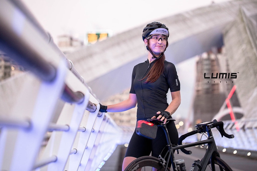 【速度公園】ReadyGO LUMIS 城市 車燈 單車包，防潑水 可放手機、卡片，警示燈 後燈 座墊包 坐墊包 手拿包 | 蝦皮購物