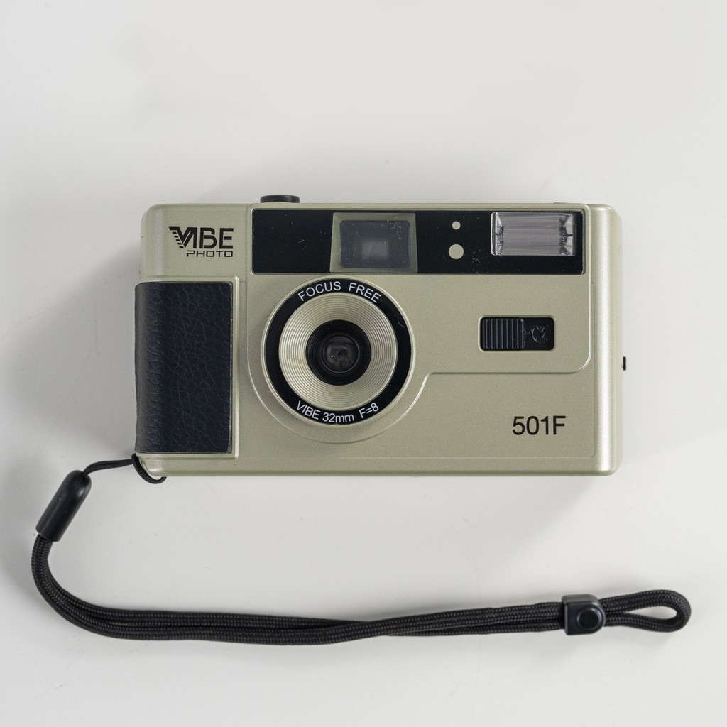 【拍拍】德國 VIBE 501F 底片相機 復古相機 膠卷相機 135軟片 閃光燈 含彩色底片+電池【A434】 | 蝦皮購物