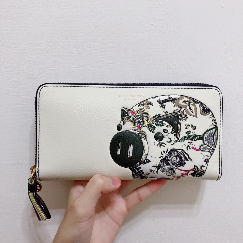 👜TORY BURCH👜Peggy The Pig Zip Continental Wallet 豬年限定 | 蝦皮購物