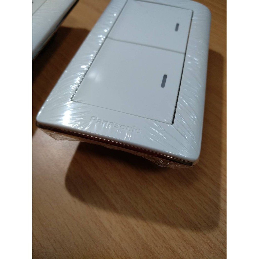 【電材品】RISNA開關，含稅國際牌5252W，WTRF5252W，WTRF5252H ，二開含蓋 | 蝦皮購物