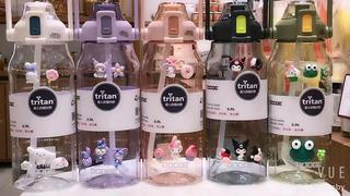 Tritan 2000ml 運動塑料水瓶學校,運動帶畢業用免費吸管和 2D,三維貼紙 | 蝦皮購物