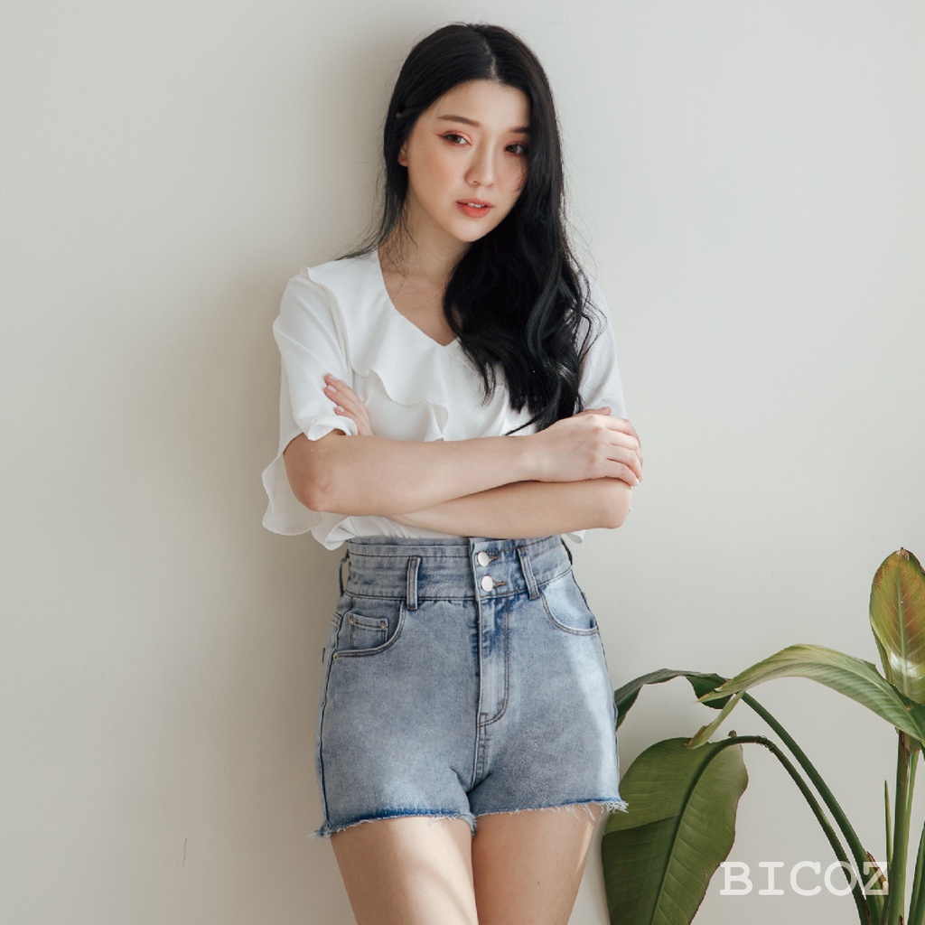 BICOZ｜自然隨性雙釦不修邊牛仔短褲 牛仔短褲 短褲 丹寧短褲 休閒短褲 A字短褲 【21179】 | 蝦皮購物