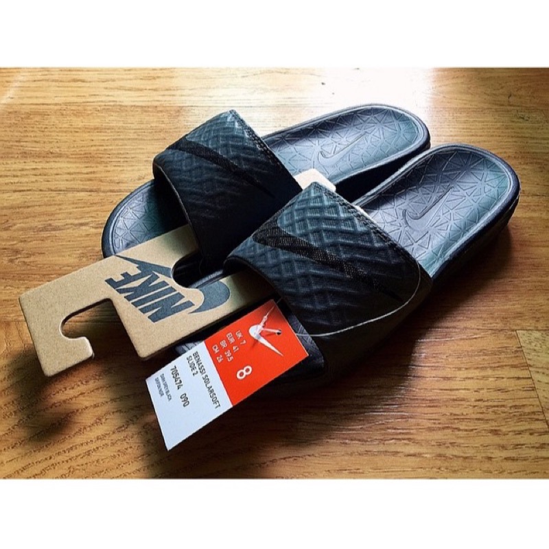 NIKE BENASSI SOLARSOFT LOGO 夏日 海灘 灰勾 軟底 拖鞋 男女鞋 705474-091 | 蝦皮購物