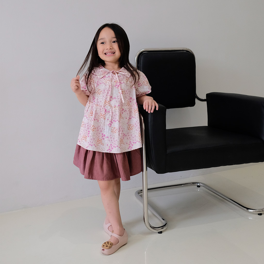 ELLE Ello 的 Kiddiposh Alexa 上衣 | 蝦皮購物