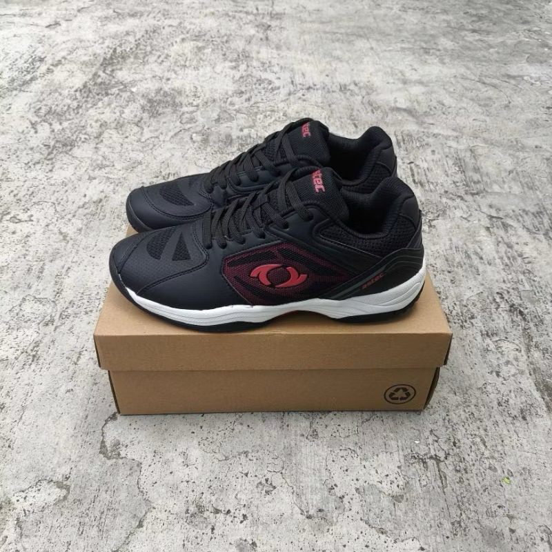 Astec Evolis 羽毛球鞋黑色/紅色 39 碼 | 蝦皮購物