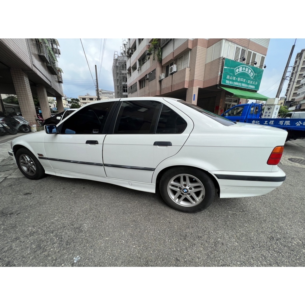 台中南區汽車隔熱紙 寶馬BMW轎車全車施工FSK藍鑽前檔B35e搭車身B20車子基本上都可以貼!! | 蝦皮購物