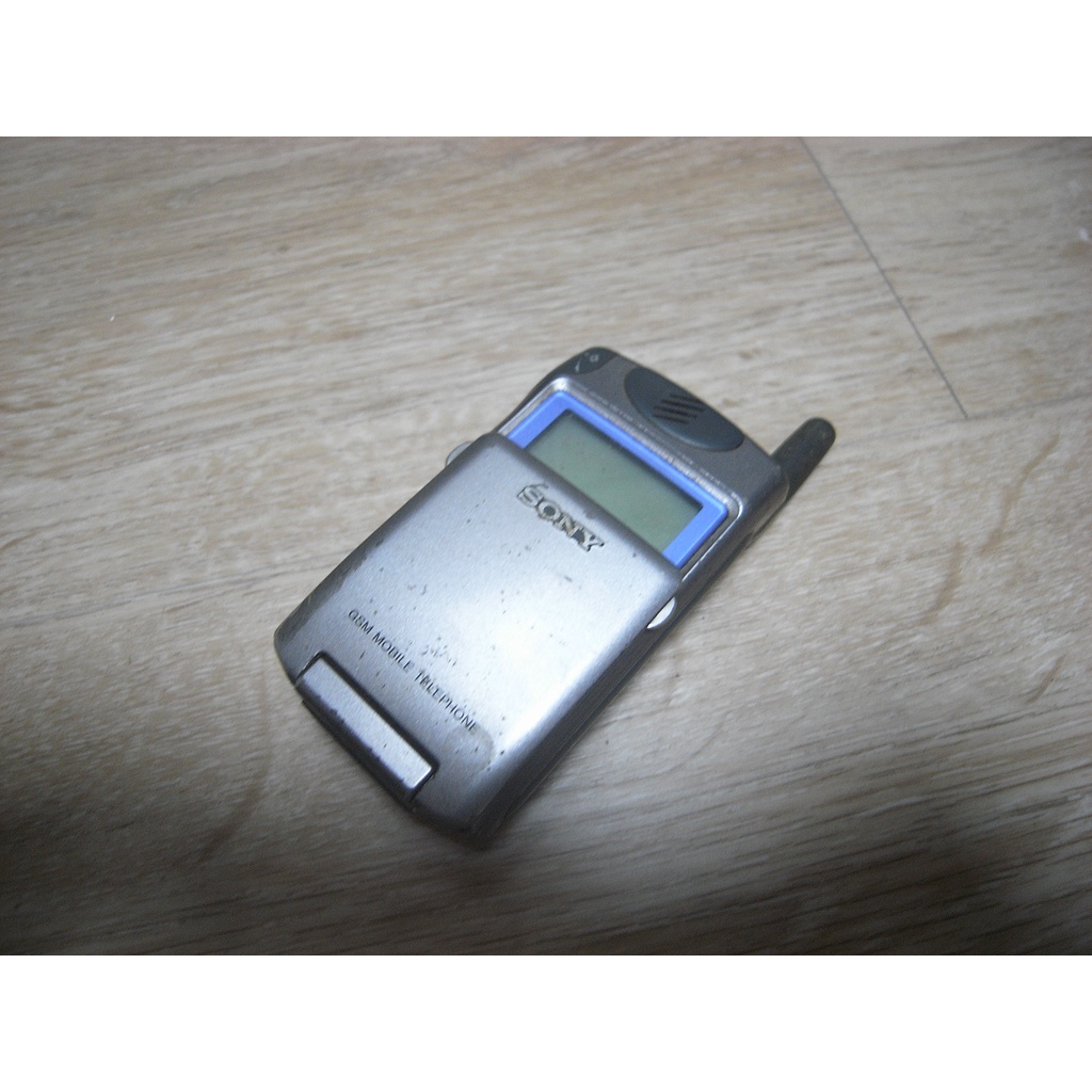 無測試過 SONY CMD-Z5【日本製】復古風潮/原汁原味/特價商品/空機簡配/實拍如圖 手機 掀蓋手機 | 蝦皮購物