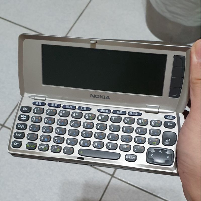 出清經典收藏 Nokia 9200 隨身迷你小電腦 芬蘭製 無法開機收藏用 約七成五新 諾粉必收藏 | 蝦皮購物