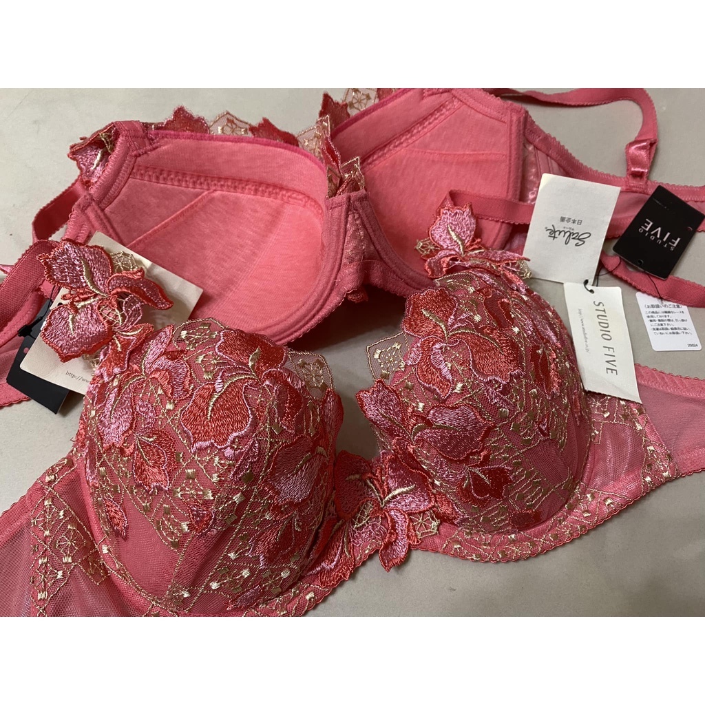 華歌爾 莎露 Salute 美鑽 刺繡蕾絲 精緻內衣 E70 專櫃進口內衣 肩帶 細緻 日本製 | 蝦皮購物