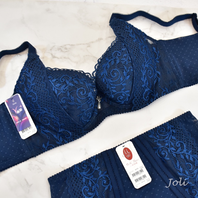 【網路獨家】曼黛瑪璉 現貨 V極線 R62137【B-F罩杯】羅馬綠CG 內衣-喬妮內衣專賣 | 蝦皮購物