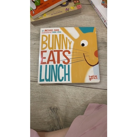 童書*【Hello Genius硬頁】Bunny Eats Lunch (硬頁書) | 蝦皮購物