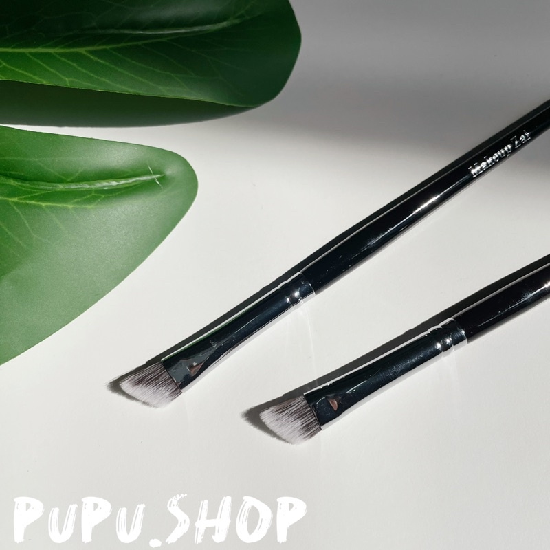 【推】Pupu.shop♡台灣現貨｜魅仔 K135 鐮刀遮瑕刷 淚溝刷 遮瑕刷 刷具 化妝刷 | 蝦皮購物