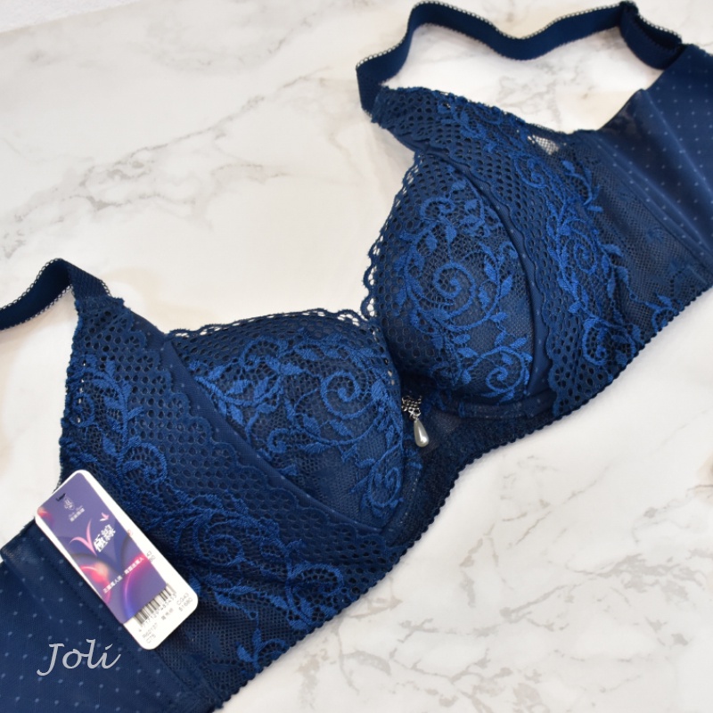 【網路獨家】曼黛瑪璉 現貨 V極線 R62137【B-F罩杯】羅馬綠CG 內衣-喬妮內衣專賣 | 蝦皮購物