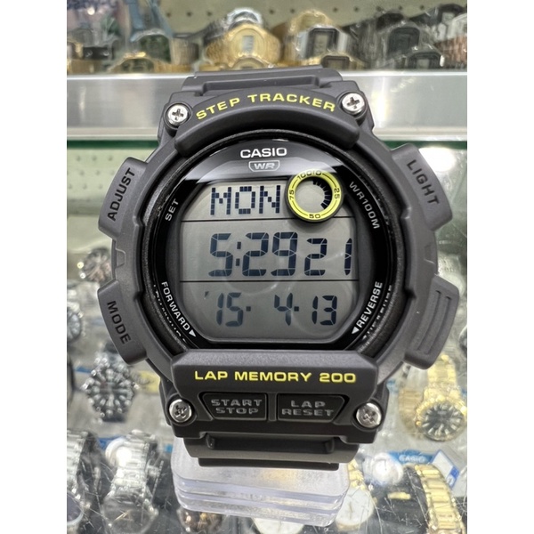 【金台鐘錶】CASIO 卡西歐 WS-2100H-8A 健行跑步專用 計步運動電子錶 (黑x綠) 100 米防水 | 蝦皮購物