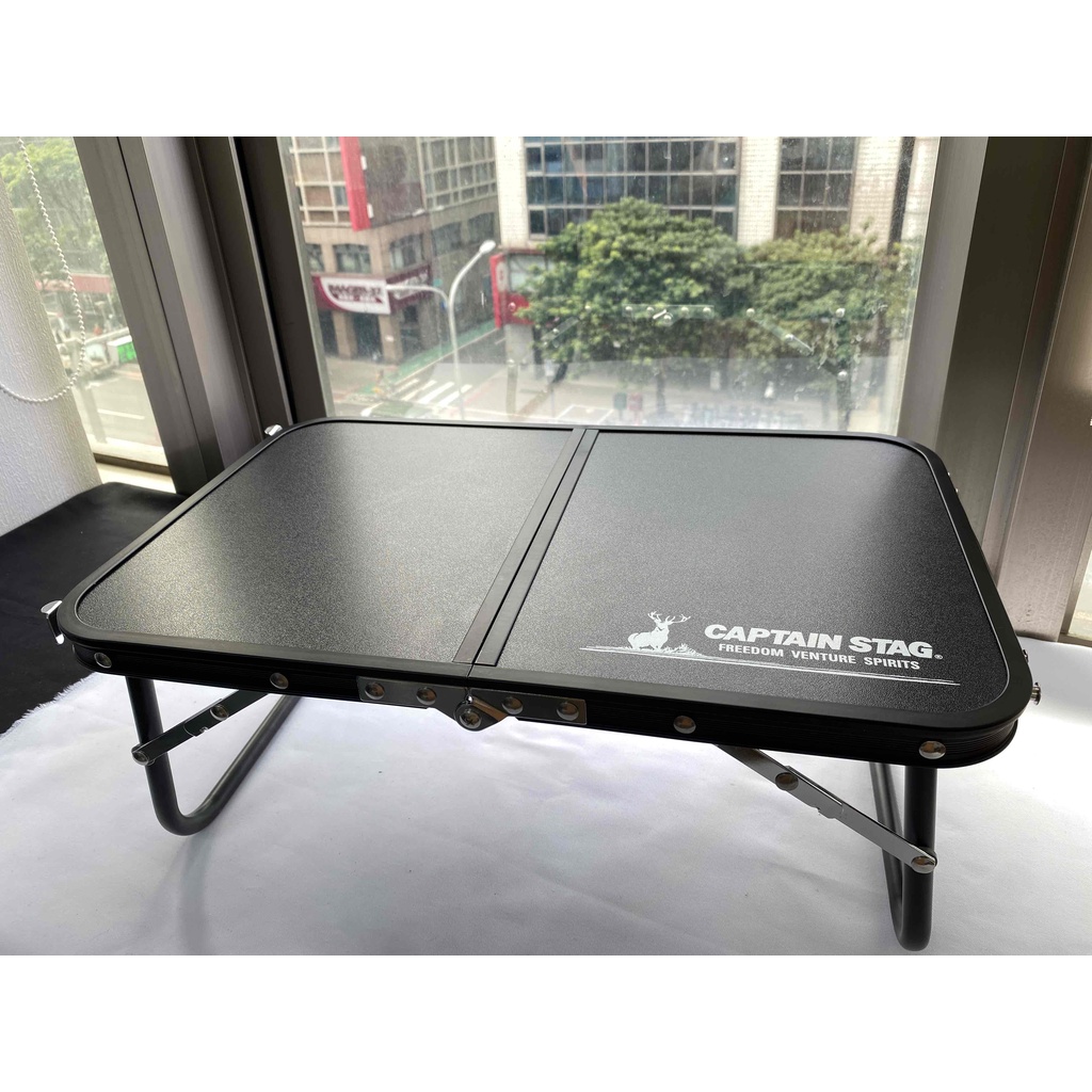 [老陳] CAPTAIN STAG 鹿牌 黑鹿折合小桌 UC-546 野營 機車露營 黑色摺疊桌 桌面47×30cm | 蝦皮購物