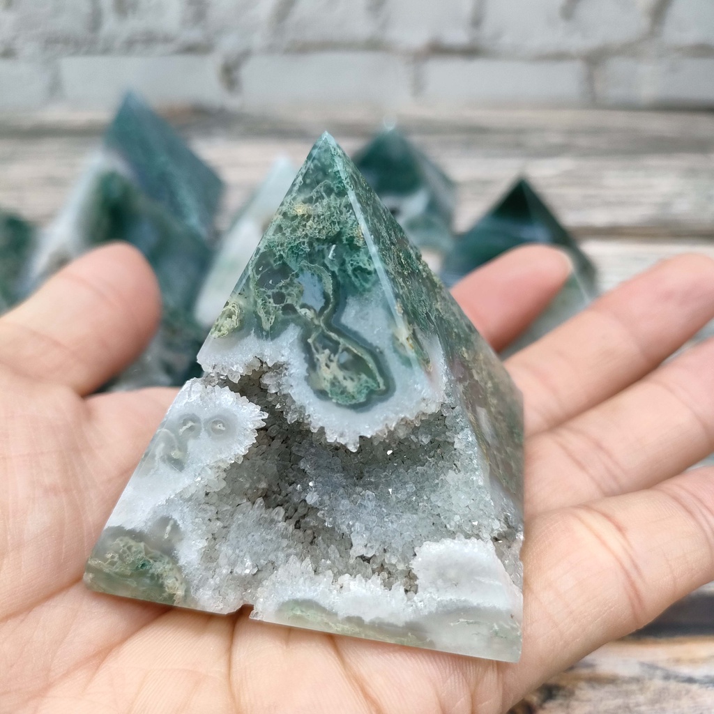 [硯嵐水晶 YL Crystal]水草瑪瑙金字塔 水晶金字塔 能量金字塔 轉化重生 | 蝦皮購物