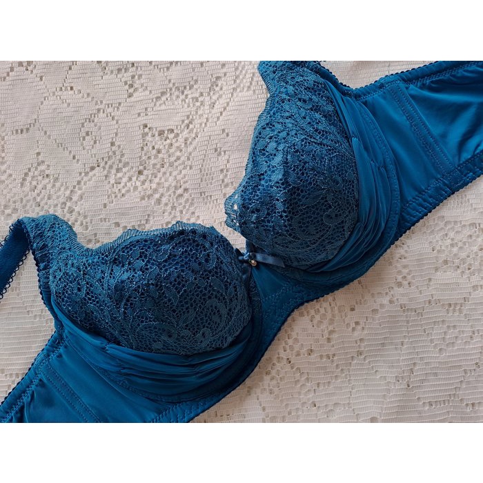 ＊絕色塑身衣館*9E0H*【瑪登瑪朵~蕾絲繡花款~湖水藍色上衣】~80E~直購450元~ | 蝦皮購物