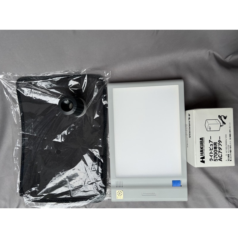 [日本製]HAKUBA 5700 輕薄型 攜帶型 看片燈箱 正片 底片燈箱 +變壓器+防撞包 gooddesign得獎 | 蝦皮購物