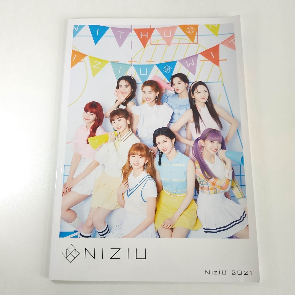NiziU 2021 運動會 寫真集 贈MAYUKA色紙 邊角有損 現貨 周邊【A2212747】 | 蝦皮購物