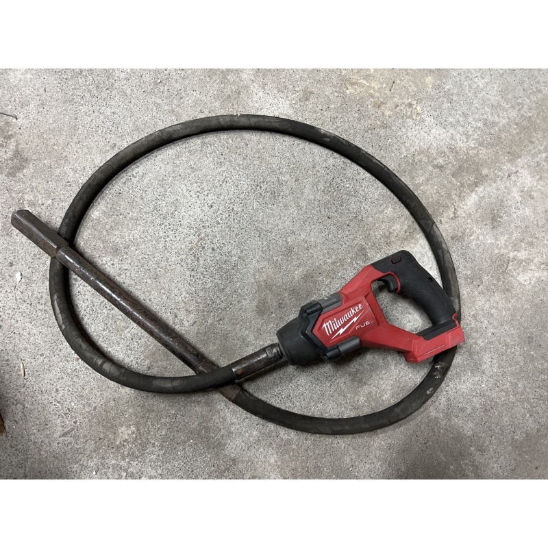 美國Milwaukee米沃奇 美沃奇 進口二手 外匯 M18 2910-20水泥震動 1米2-2米4 | 蝦皮購物