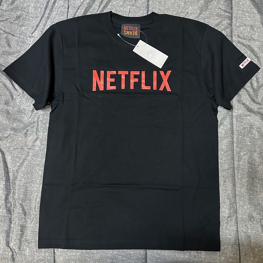BEAMS x NETFLIX Collection /Staff 短T / Director /全新L號，低於原價售。 | 蝦皮購物