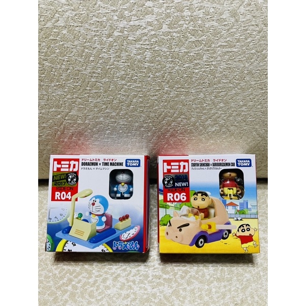 TAKARA TOMY TOMICA 騎乘系 R04小叮噹 多啦A夢 時光機 / R06蠟筆小新 不理不理左衛門 新車貼 | 蝦皮購物