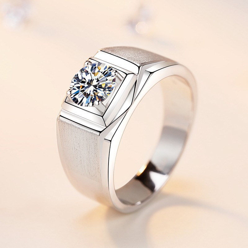 S925純銀鍍Pt950白金鉆戒男簡約霸氣磨砂戒指1克拉莫桑鉆結婚戒臺面男戒 | 蝦皮購物