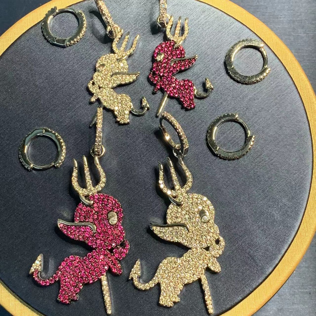 【現貨免運】apm同款 紅魔 垂坠耳環 滿鑽 母夜叉 耳坠 鍍金 时尚 气质 可爱 ins风 小红书 圣诞礼物 美小妞 | 蝦皮購物 【現貨免運】apm同款 紅魔 垂坠耳環 滿鑽 母夜叉 耳坠 鍍金 时尚 气质 可爱 ins风 小红书 圣诞礼物 美小妞 | 蝦皮購物