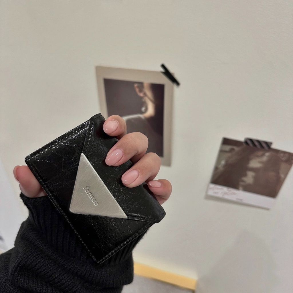 【26.SEOUL】_預購 FENNEC Crinkle triple wallet 金屬三角三層短夾 | 蝦皮購物