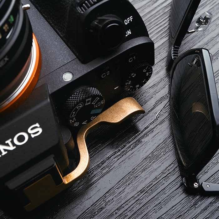 攝影點綴 原創索尼A7II A7R2 A7M2系列黃銅指柄 純黃銅手工研磨原創系列推薦提升質感精美 | 蝦皮購物