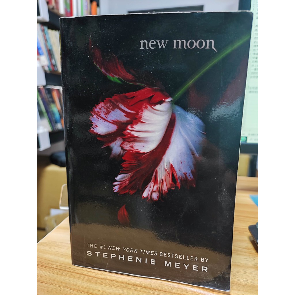 New Moon STEPHENIE MEYER 7號 b21-05 | 蝦皮購物
