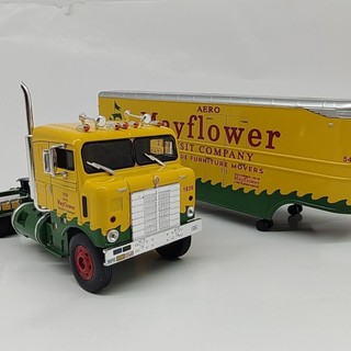 IR 1/43 1955 肯沃斯 500 BULLOSE 合金車頭塑膠箱子 卡車模型 | 蝦皮購物